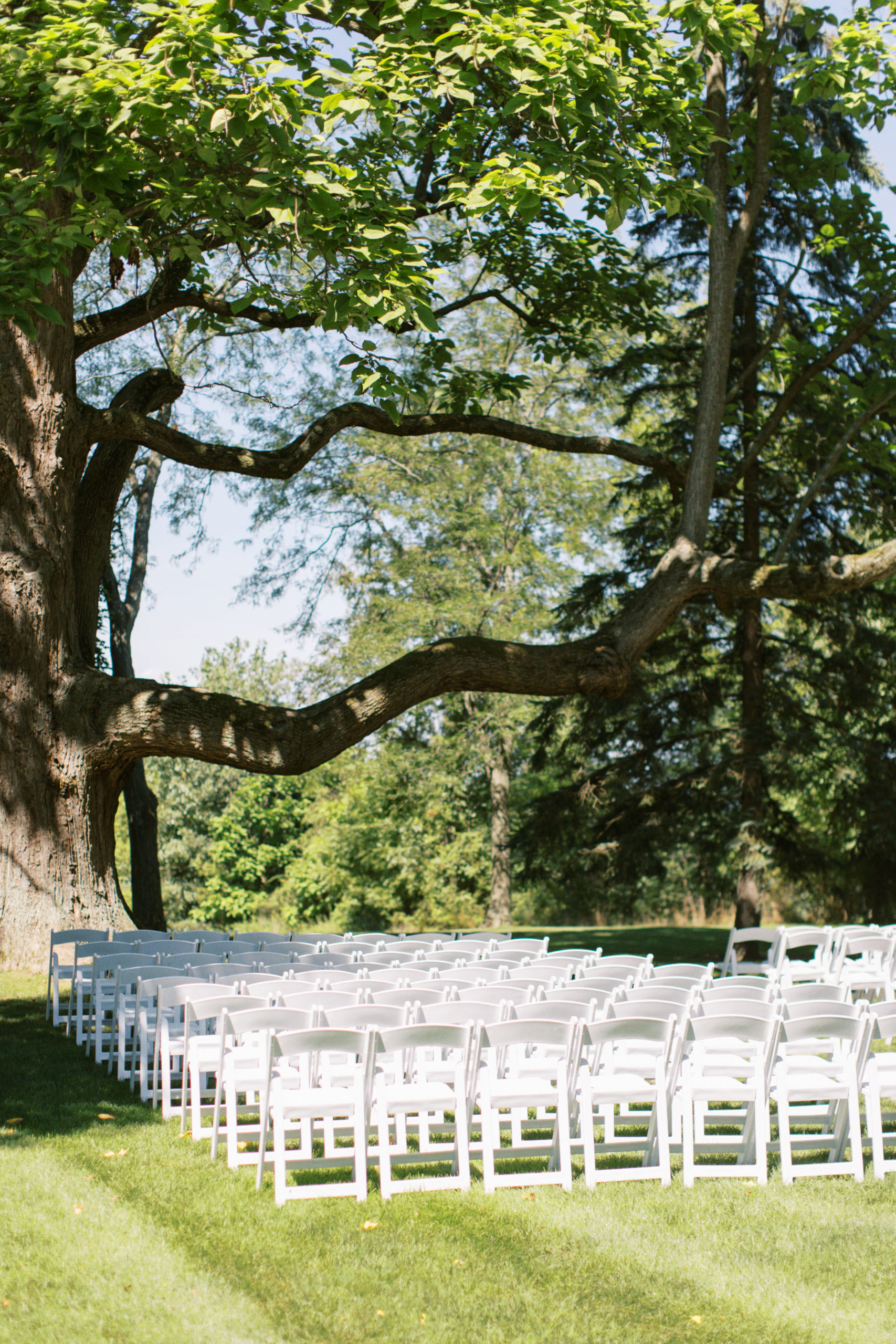 Outdoor Ceremony Space - Hidden Vineyard Wedding Barn